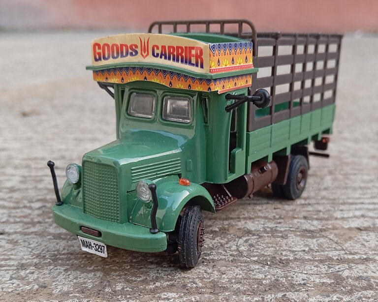 Dark Green Railing Lorry – Vandi Collectibles